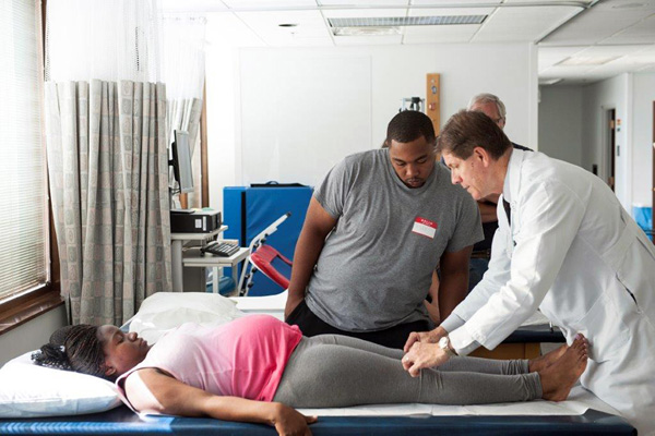 OMT helps reduce musculoskeletal pain during pregnancy - Find a DO ...